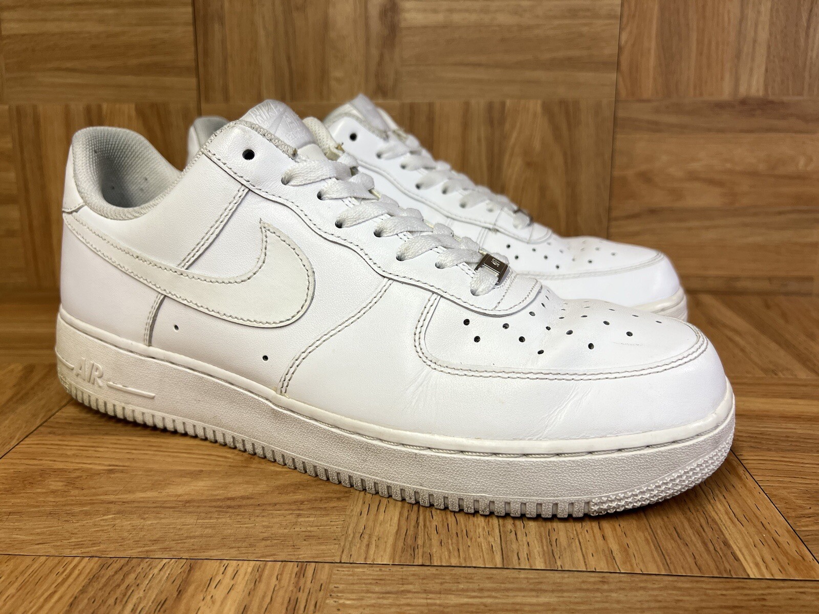 RARE🔥 Nike Air Force 1 '07 White Leather Sneakers Cl… - Gem