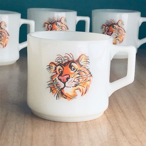 ESSO / EXXON GASOLINE "Put a Tiger in Your Tank" 4 Vintage FIRE KING ...