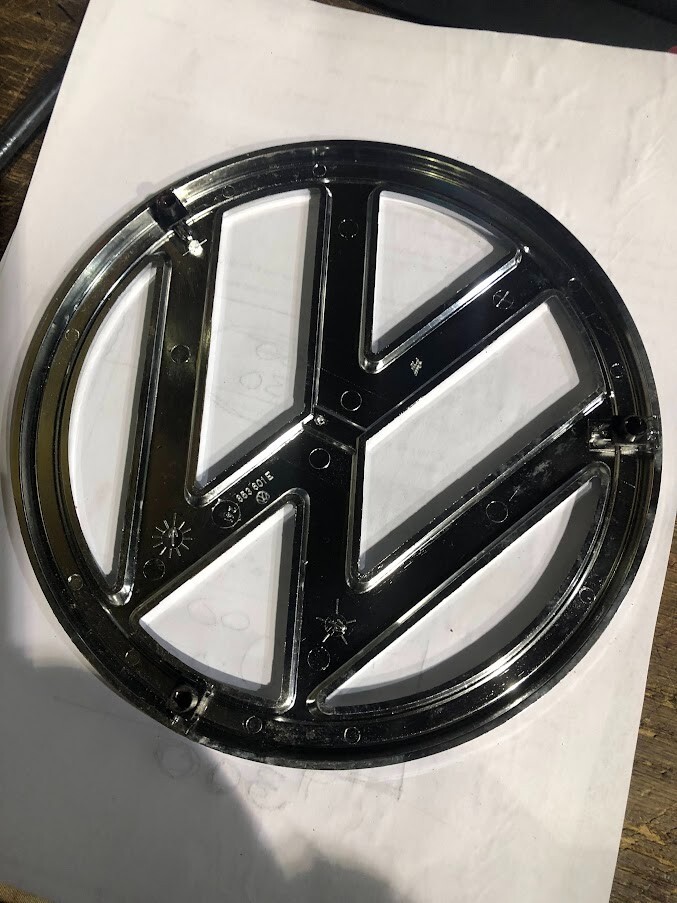 NOS Genuine Volkswagen Vw Emblem Front VW BUS VANAGON Type 241 853 601 ...