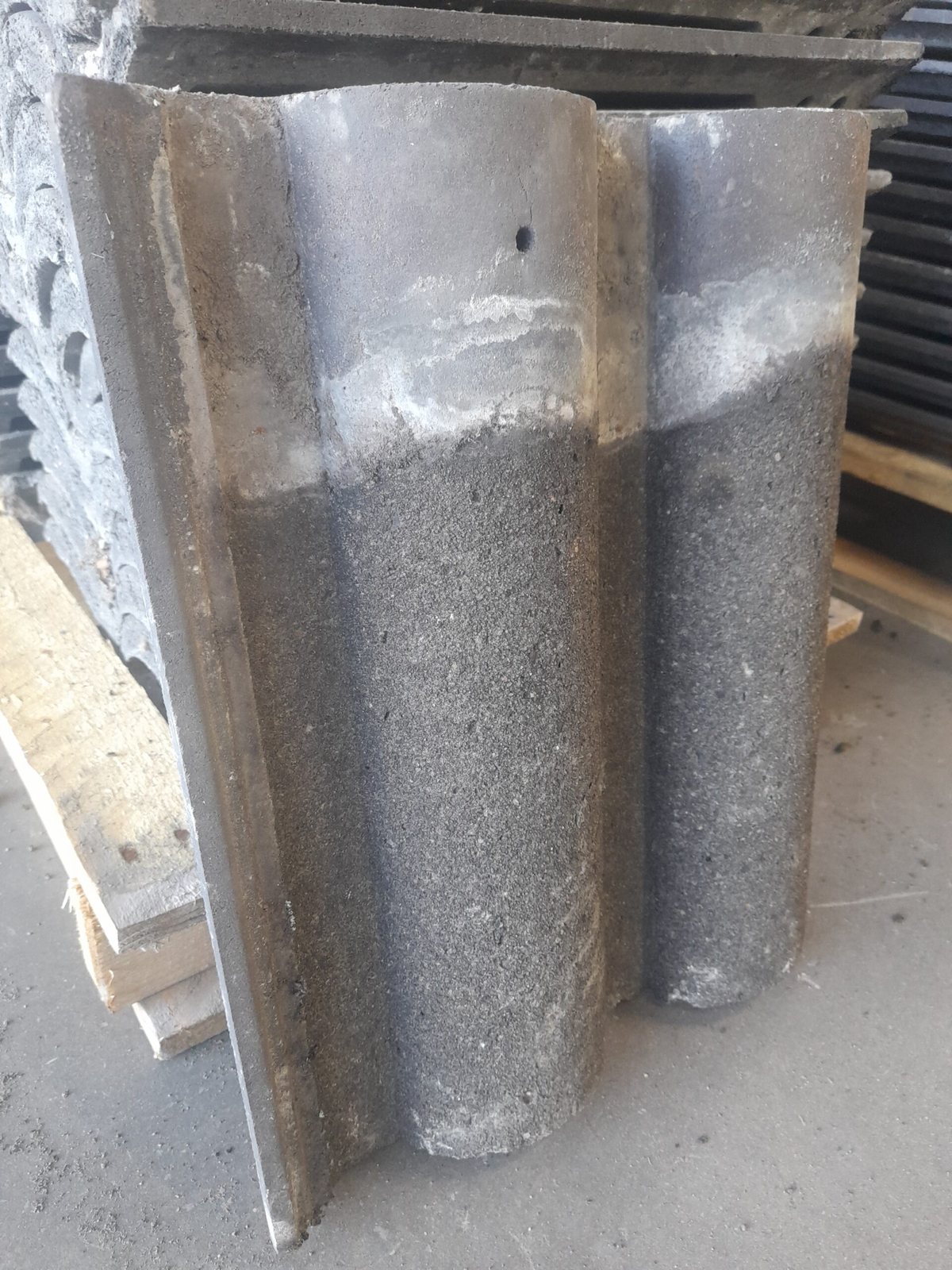 Batch of Reclaimed Grey Marley Bold Roll Concrete Roof Tiles - Per 100 ...