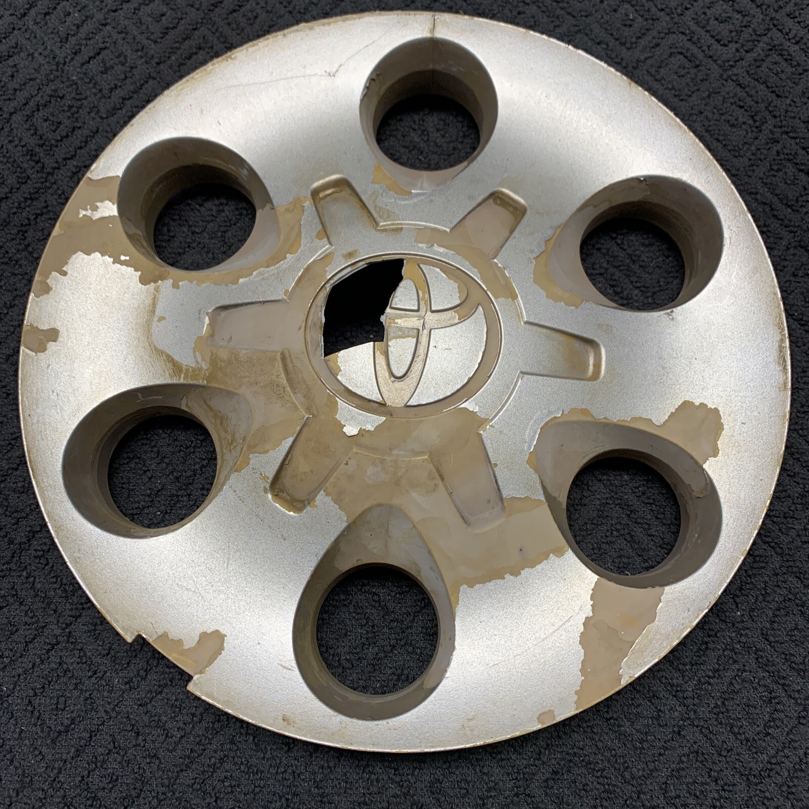 DAMAGED BROKE Toyota Tacoma 42603-0C030-01 OEM Wheel Center Rim Cap Hub ...