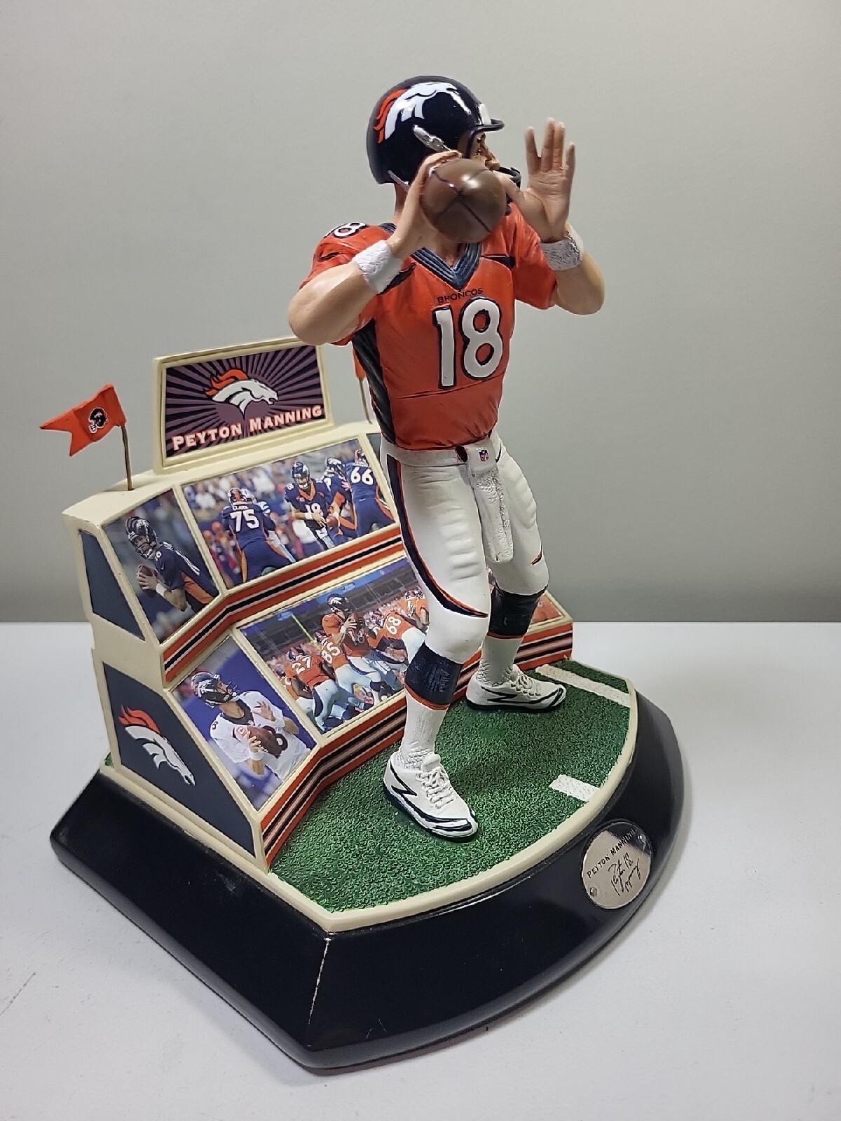 Hawthorne Village NFL Signature Moment Peyton Manning Denver Broncos ...
