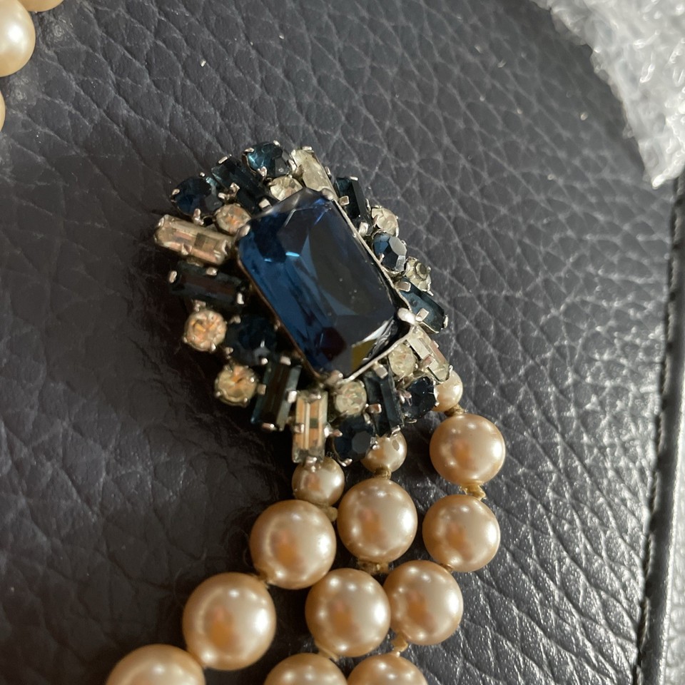 VINTAGE 1950s 3 ROW GRADUATED PEARL NECKLACE with DIAMANTE SIDE CLASP ...