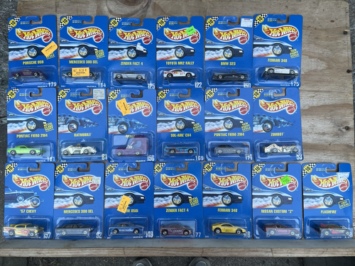 Hot Wheels Blue Card HOC Wheels Lot Of 19 Ferrari, Porche, Nissan ...
