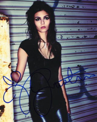 VICTORIA JUSTICE SIGNED 8X10 PHOTO AUTOGRAPH VICTORIOUS FUN SIZE IN ...
