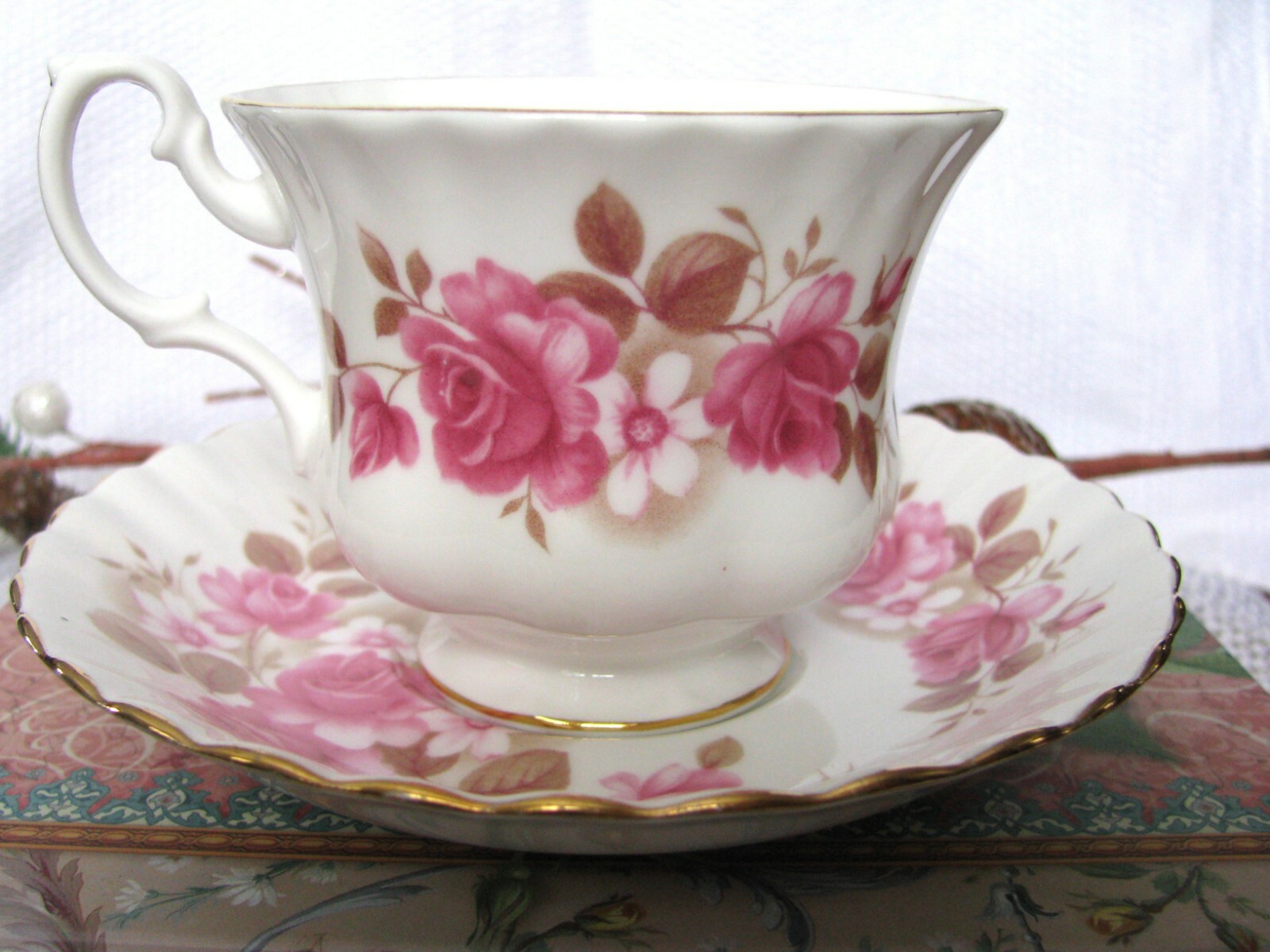 Royal Albert Light Pink Roses Teacup and Saucer, Pink and White Flowers ...