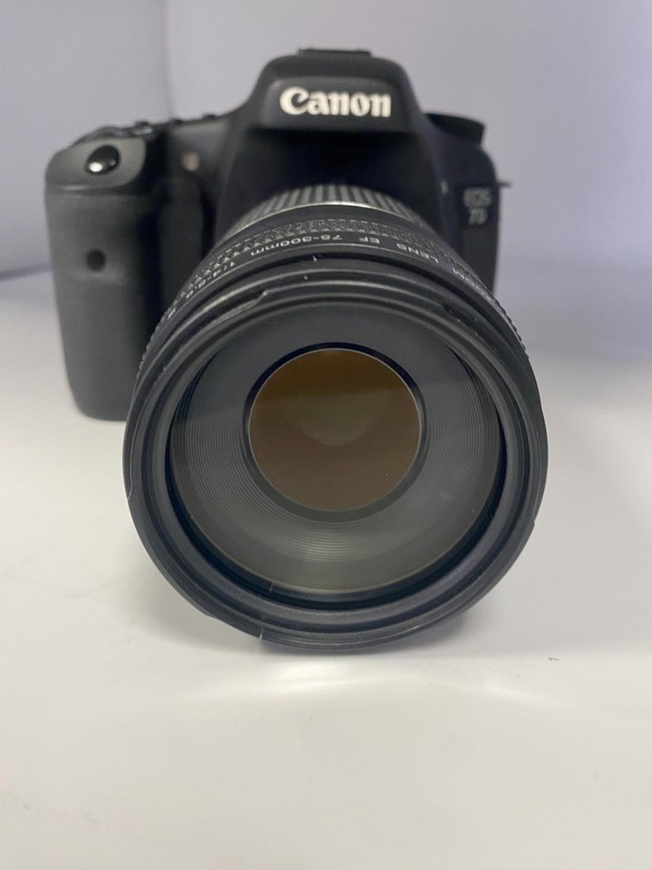 CANON EOS 7D 18.0MP Digital SLR Camera 75-300mm shutter count 9113 ...