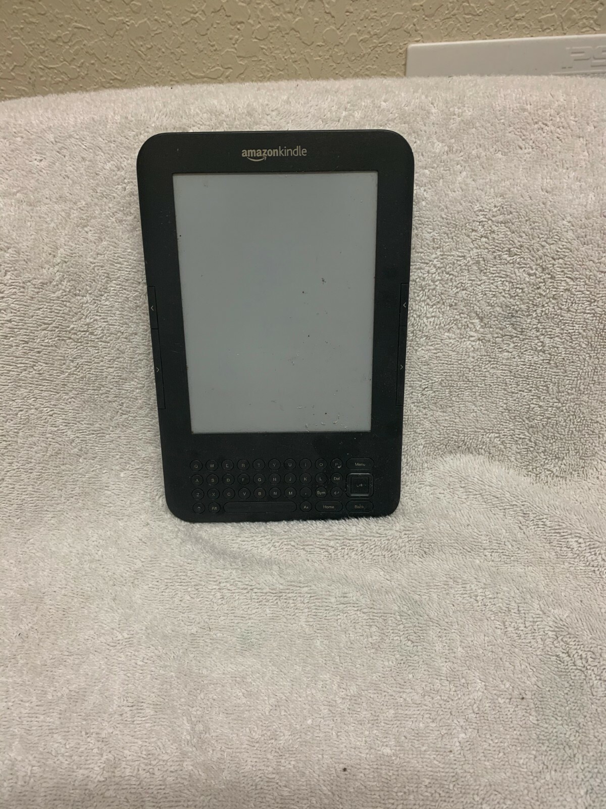 Amazon Kindle Keyboard 3rd Generation (D00901) Wifi - FOR PARTS/REPAIR ...