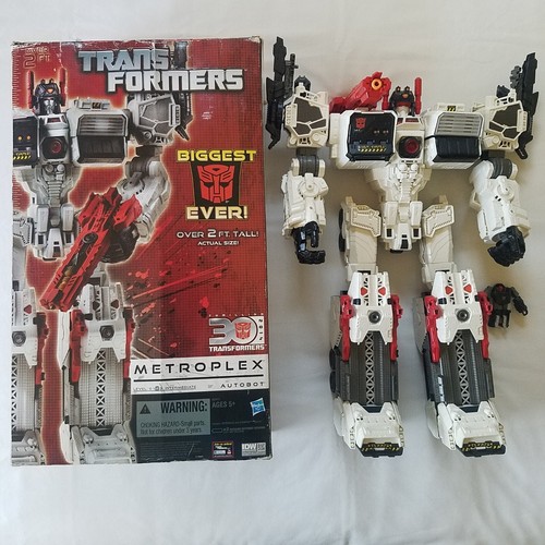 Transformers Generations Titan Class Metroplex Scamper Figure 2013 ...