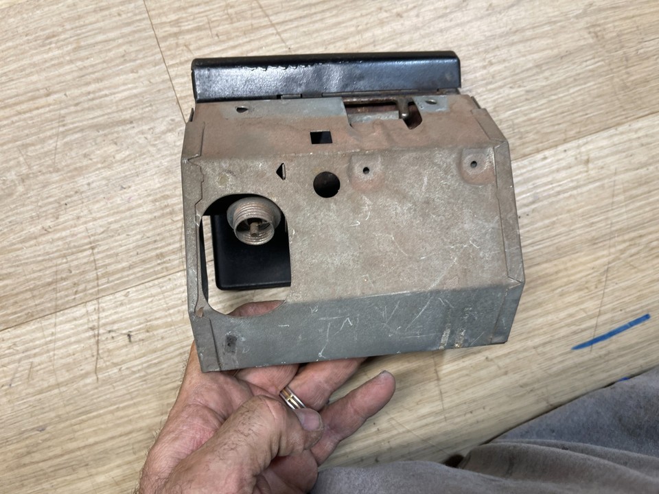 1970 CORONET NON RALLYE B-BODY ASH TRAY NEEDS RESTORATION NOT FOR ...
