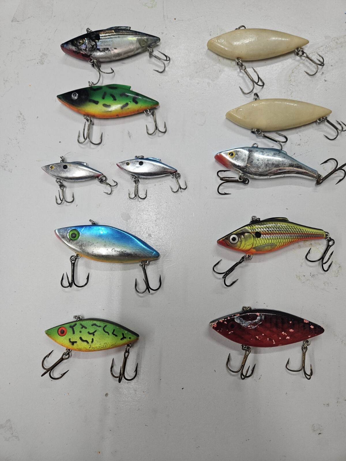 Lipless Crankbaits. Lot of 11.Rat-L-Traps, Rapalas, Super Spots and ...