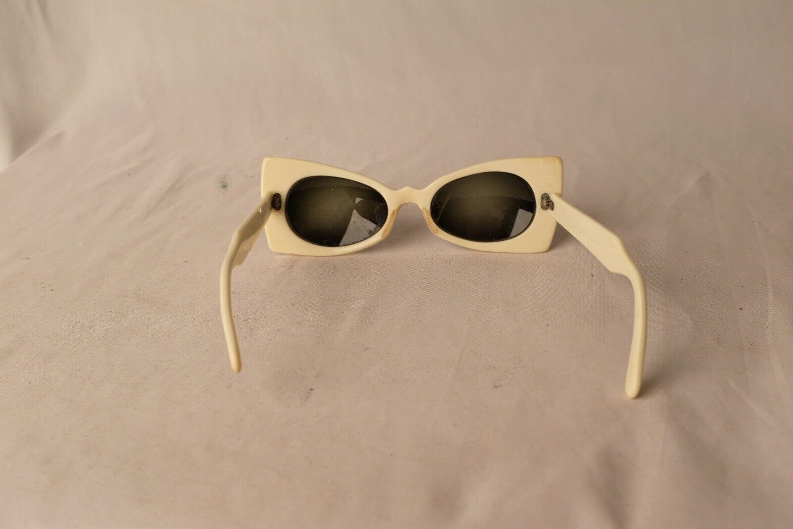 Vtg 60s Op Art Checkered Bow Tie Sunglasses Two Stars… Gem