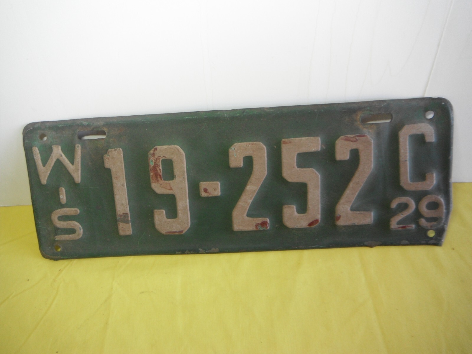 Vintage 1929 Wisconsin License Plate # 19-252C | eBay