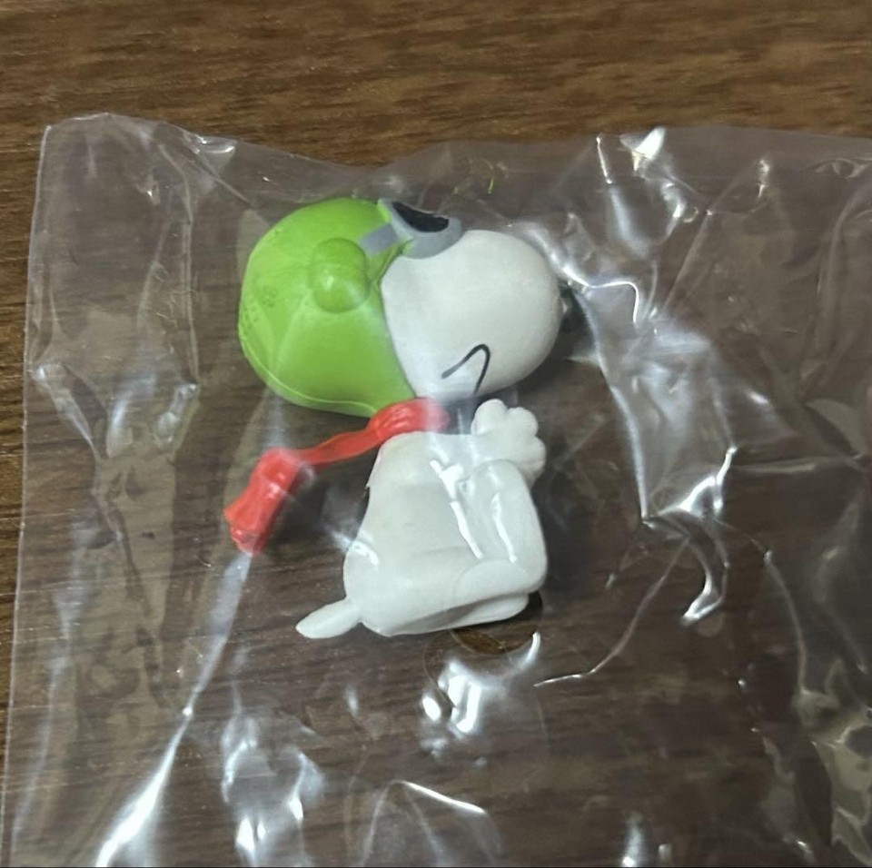 PEANUTS Flying Ace Snoopy Capsule Toy Figure No Doghouse (Used, Minor ...