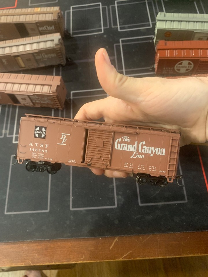 HO scale 40ft Box Cars of Various Manufacturers Variety Pack | eBay