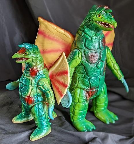 Giant & Standard Draco Bullmark Soft Vinyl Set of 2 785546 | eBay