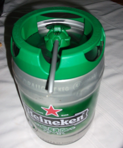 HEINEKEN DRAUGHT 5 LITER BEER KEG w/spout, empty, 7/2005 w/tap ...