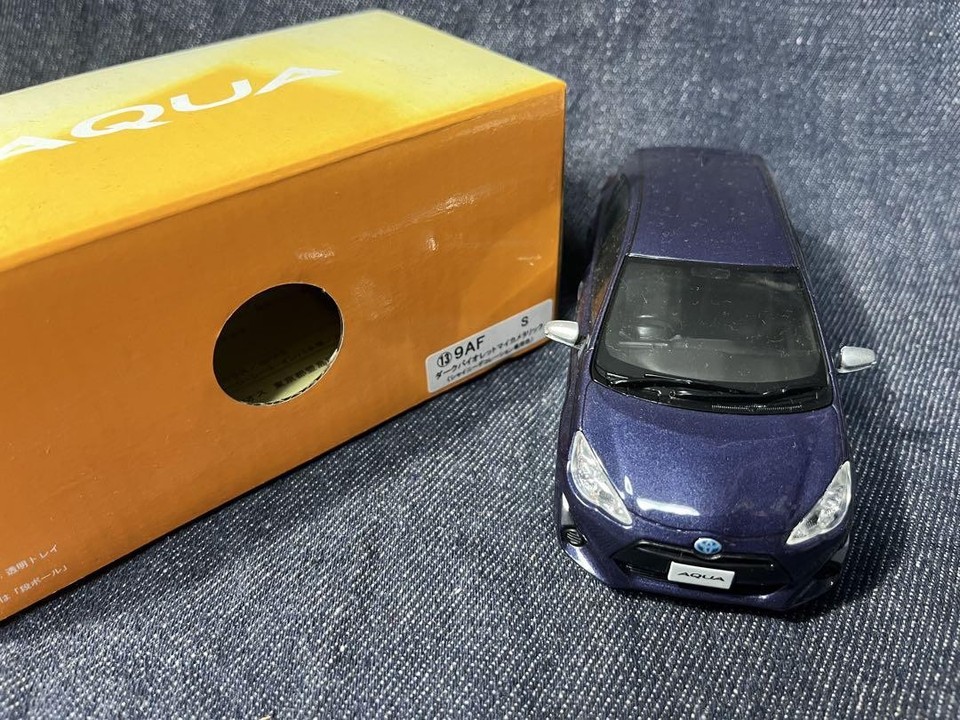 Aqua Color Sample Minicar (Dark Violet Mica Metallic) | eBay
