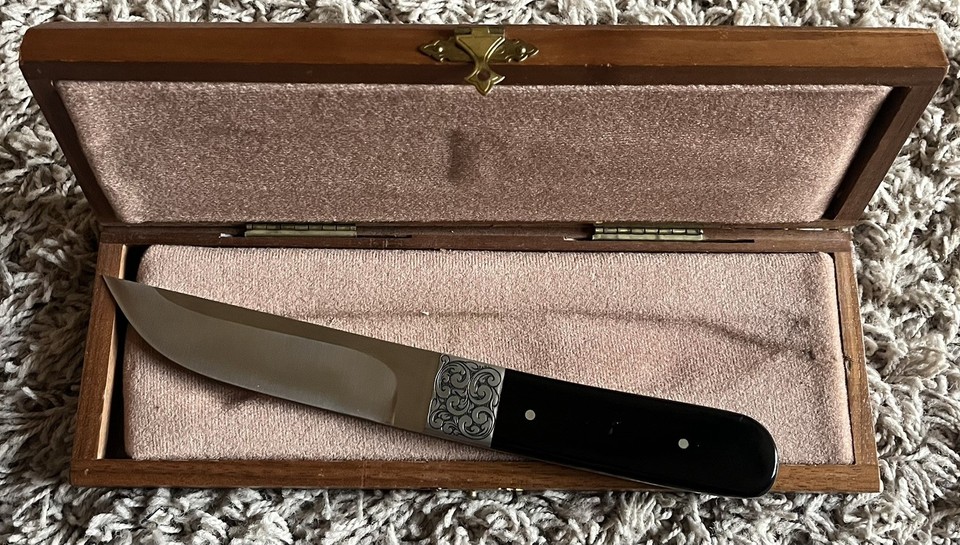 Tim Britton Custom Fixed Blade Knife In Wooden Case Scrolled Engraving ...