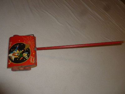 VINTAGE SUSY GOOSE TIN SWEEPER TOY SPACE WITCH ROCKET KIDDIE BRUSH ...