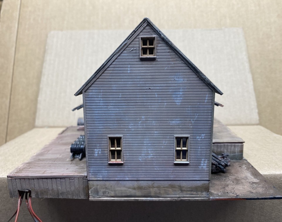HO Scale Custom Built Warehouse Shipping Building Extra Details ...
