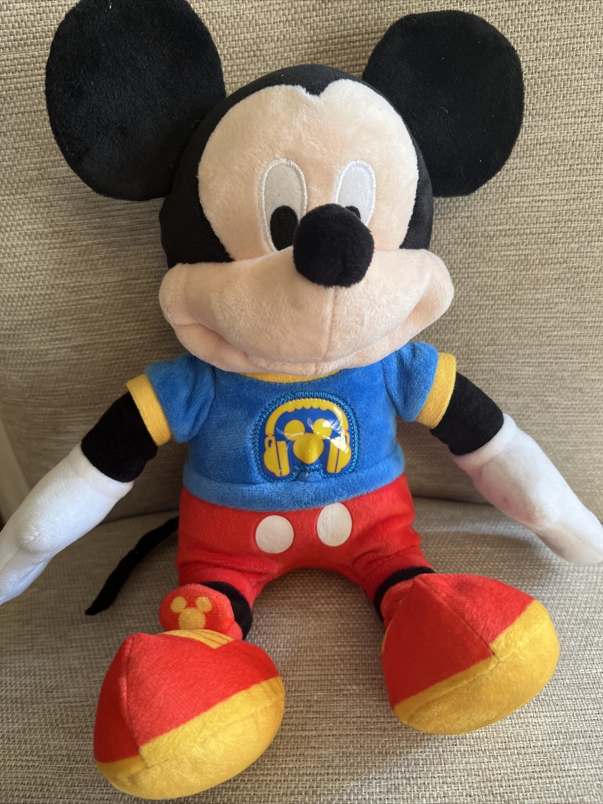 Disney Junior Mickey Singing Fun- Mickey Mouse Talking Plush Stuffed ...