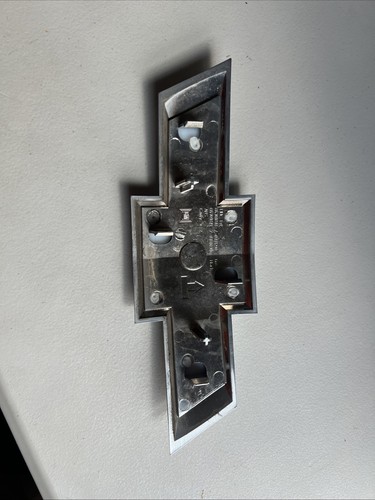 Genuine GM 21-23 Tahoe, Suburban, Colorado Front Grille Bowtie 84701878 ...