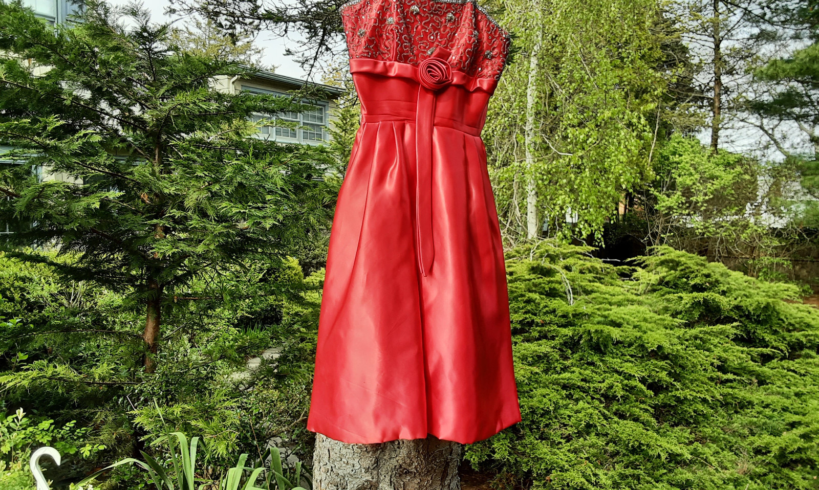 PROM DRESS . RED SATIN BEADED , 1962 - Gem