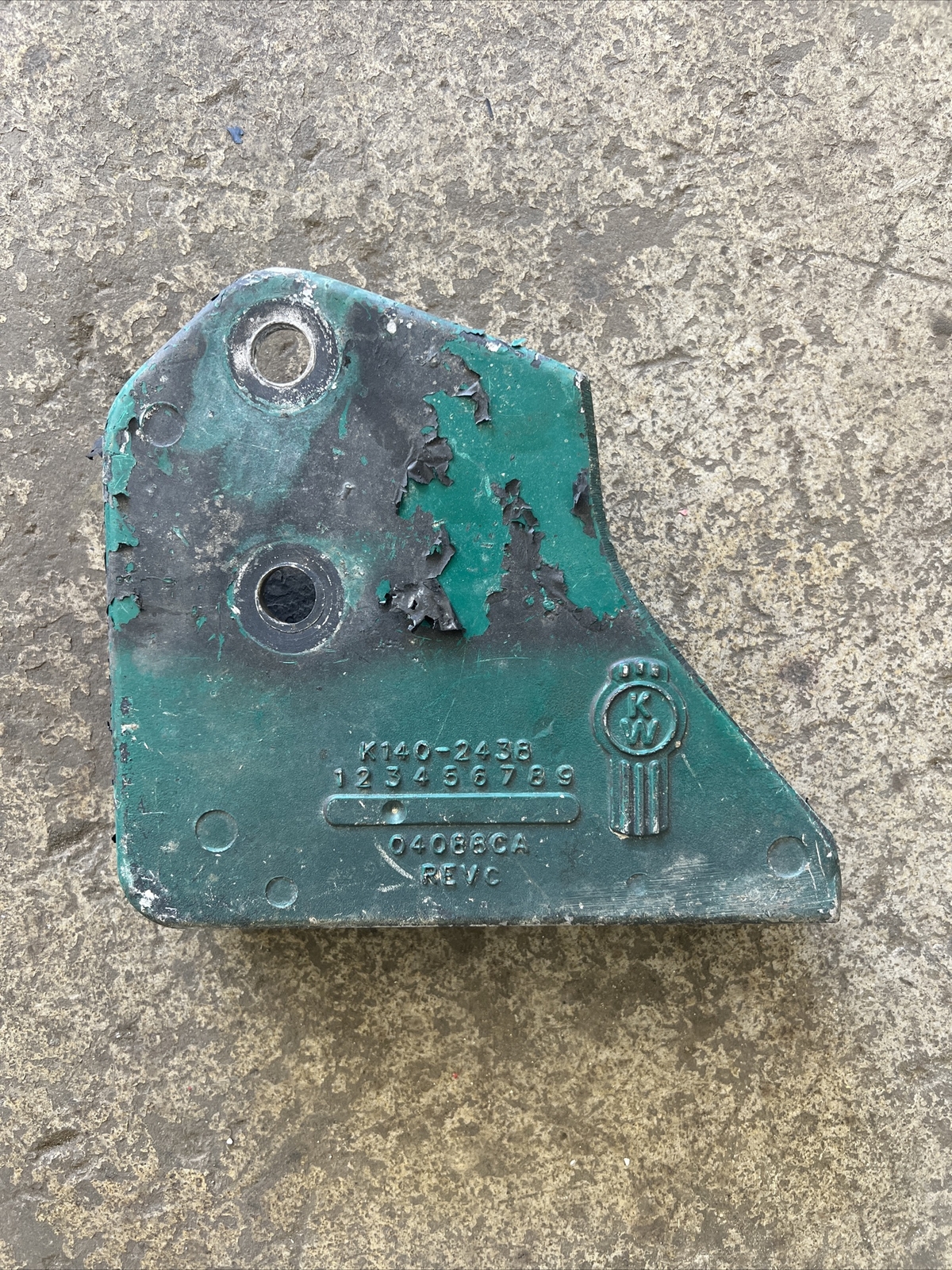 Kenworth Cross Member Gusset Bracket K140-2438 | OE