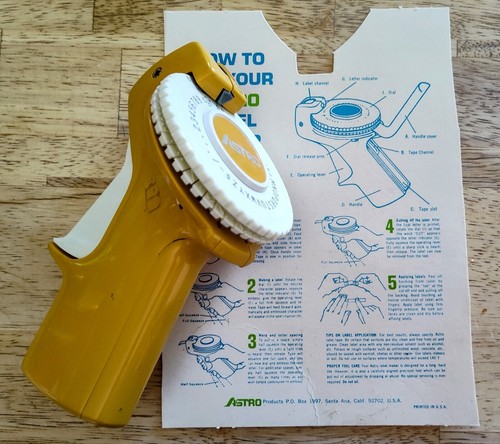 Vintage 1970s ASTRO Embossing Label Maker Harvest Yellow Gold Handheld ...