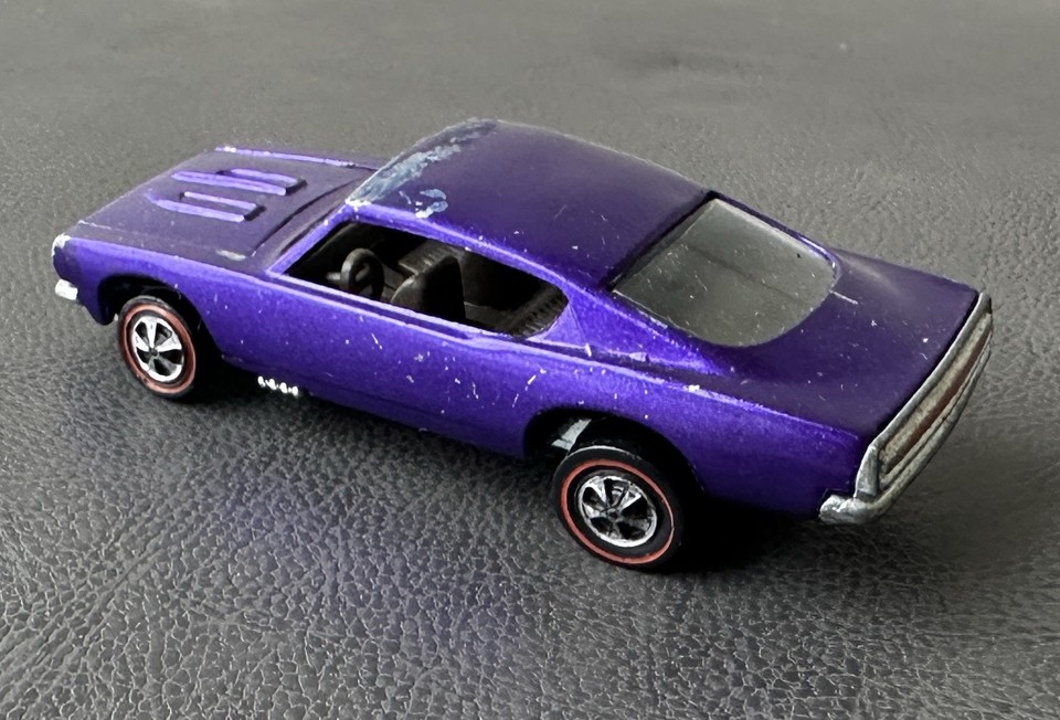 Vintage 1967 Purple Custom Barracuda Hot Wheels Redline Dark Interior ...