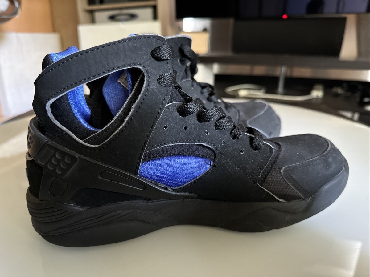 Vintage 1992 Men's Size 9.5 - Nike Air Flight Huarache Black Vintage 1992 Men's Size 9.5 - Nike Air Flight Huarache Black