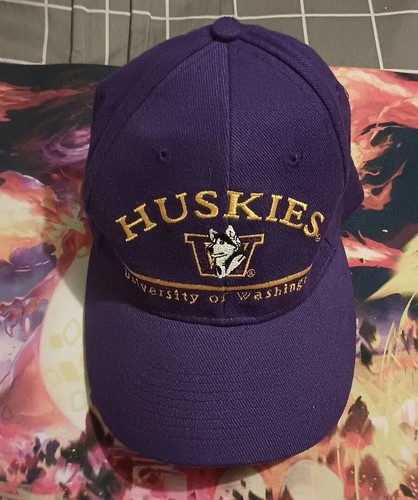 VINTAGE PURPLE UNIVERSITY OF WASHINGTON HUSKIES STRAP ADJUSTABLE HAT ...