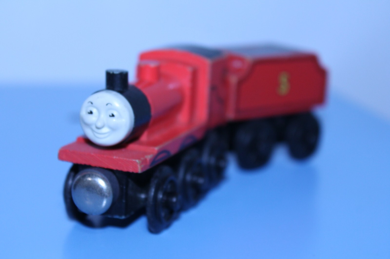 Thomas & Friends Wooden Railway James Flat Magnet Staples V2 Train Tank ...
