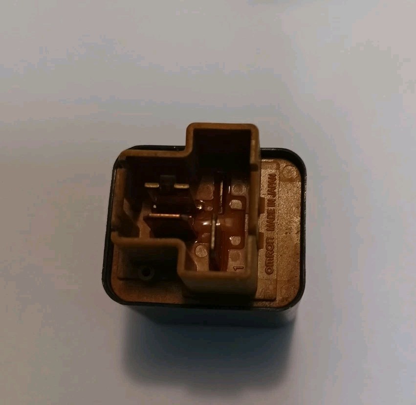 Mitsubishi alternator battery power ECM powertrain Omron RELAY MD113566 ...