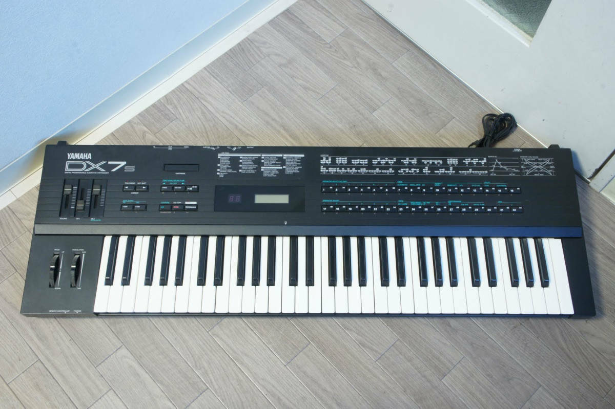 Synthetiseur Yamaha Dx7 d’occasion