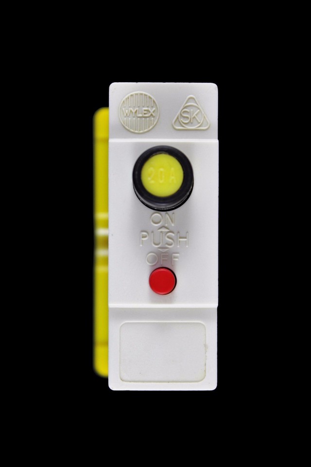 WYLEX PUSH PLUG IN 5 15 20 30 45 AMP TYPE B 240V MCB CIRCUIT BREAKER ...