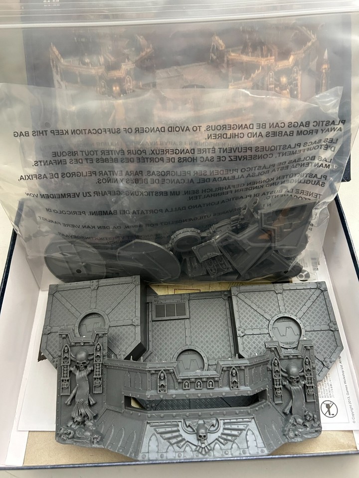 Warhammer 40k Firestorm Redoubt and Aegis Defense Line Terrain Lot ...