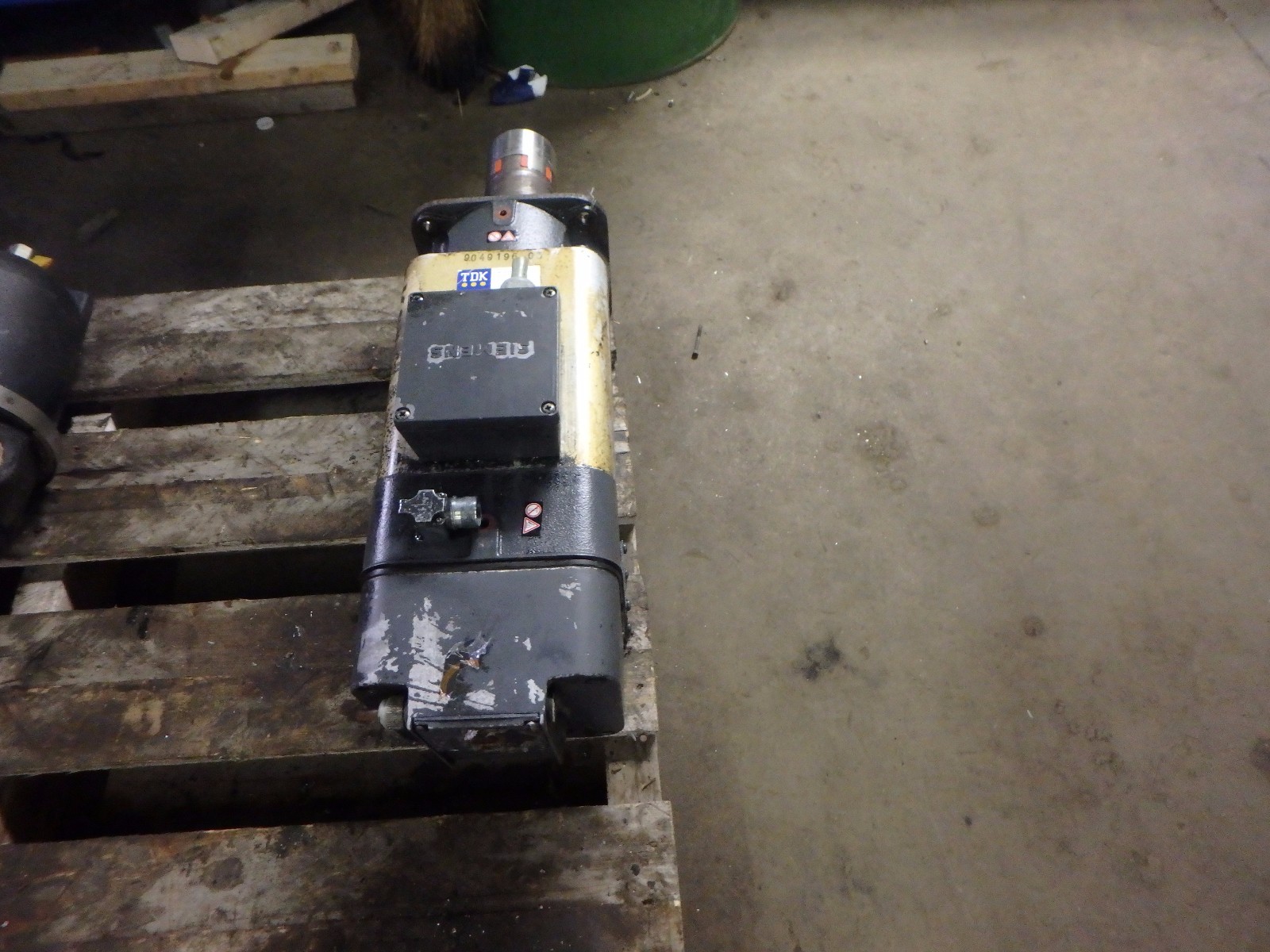 Siemens Motor 1 Ph6103-4zf44-z Z K49 L37 Encoder Ron 350 for sale ...