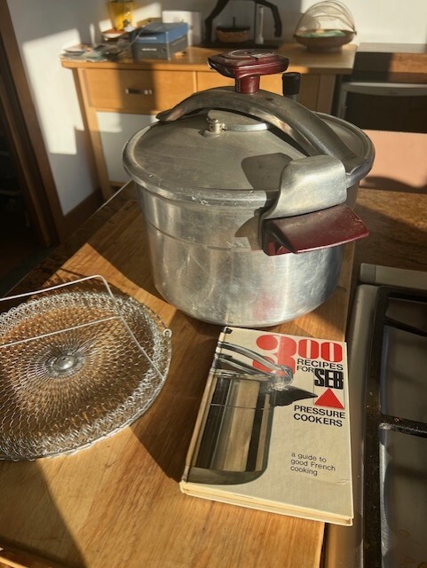 VINTAGE SEB Pressure Cooker 6 Liter Made in France With Cook Book And ...