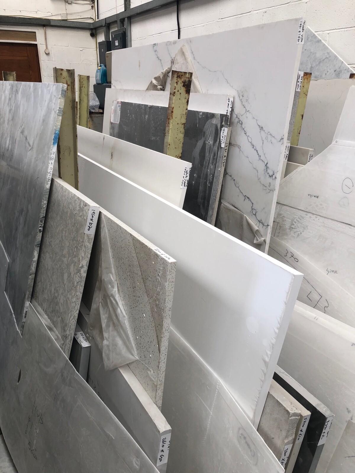 Marble-Granite-Quartz Stone Offcuts for Worktops-Table-Island Cut to ...