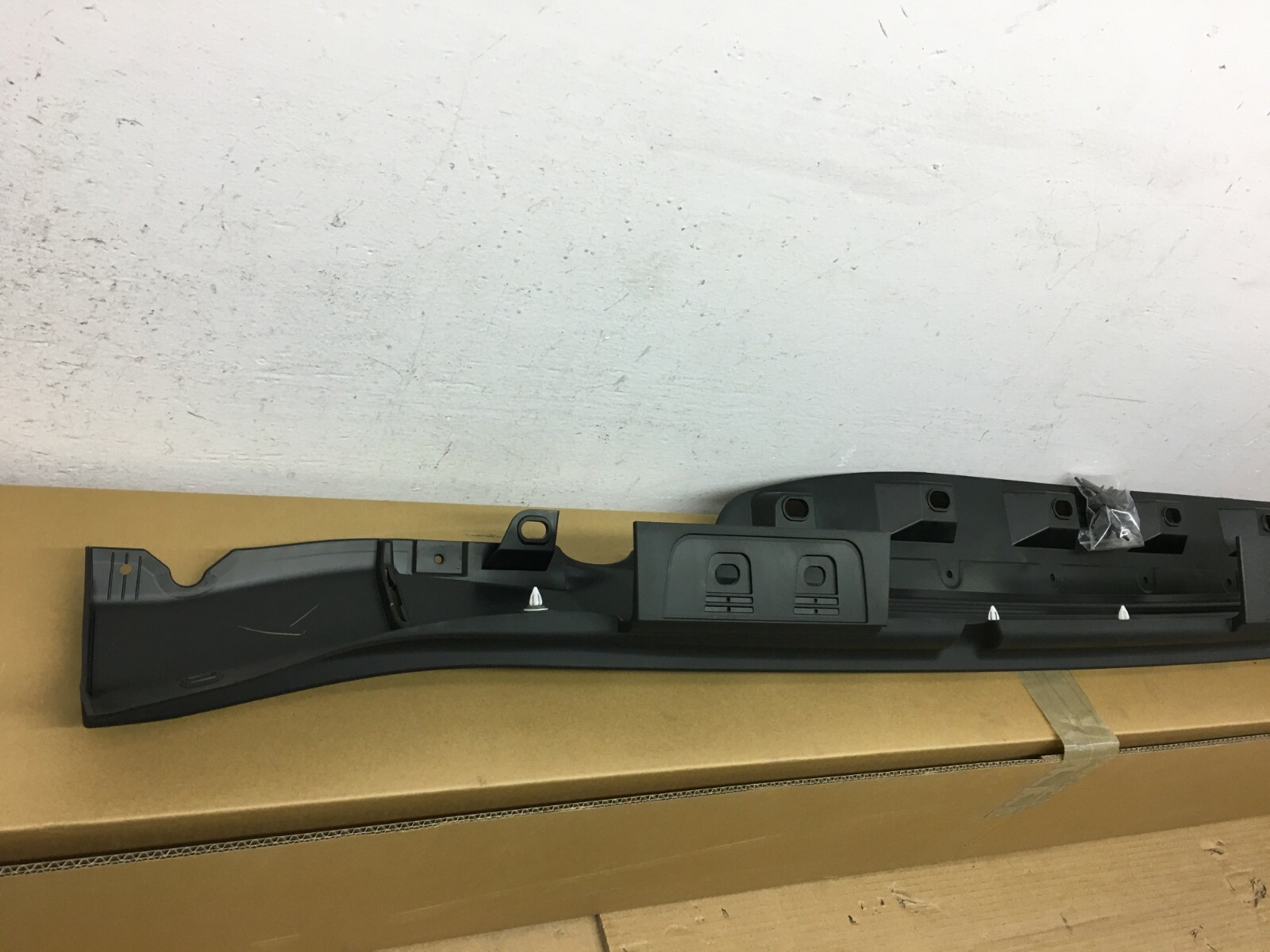 New 2011-2016 Mini Cooper Countryman S Rocker Panel Right Molding Lower ...