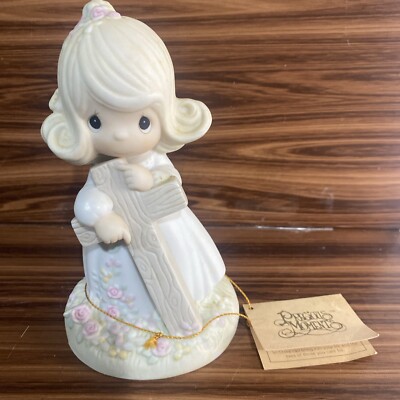 Precious Moments Figure 1985 I BELIEVE IN THE OLD RUGGED CROSS. A38 | eBay