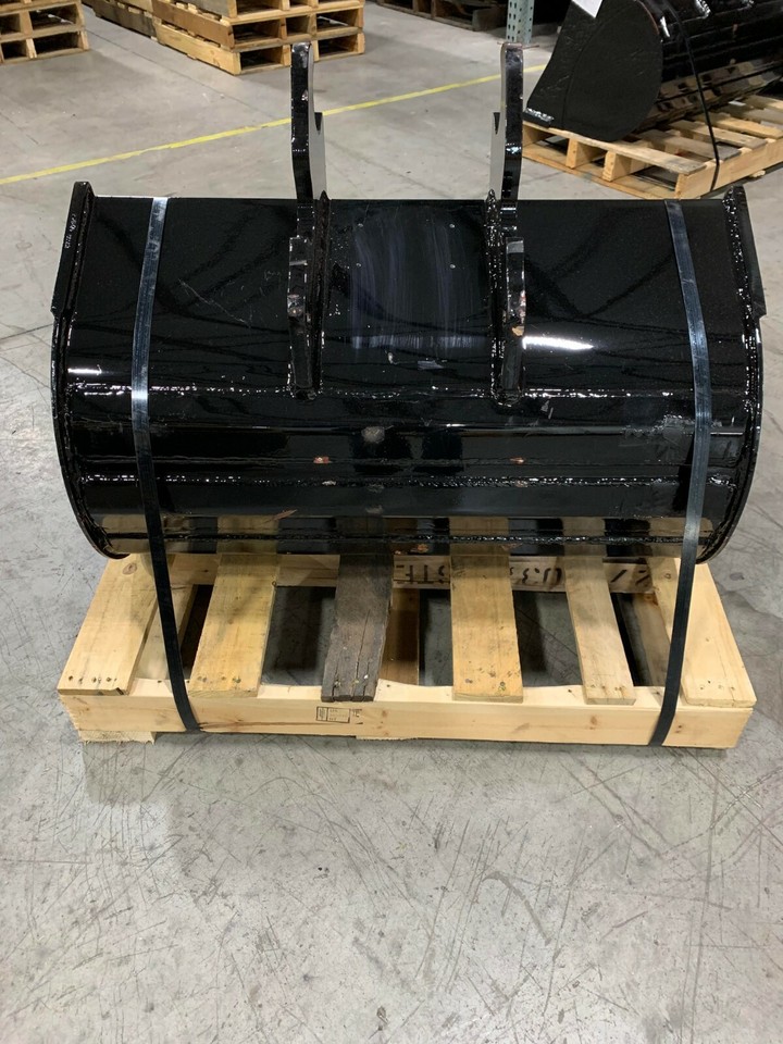 New 36" Ditch Bucket for a Kubota KX033 with Bolt on Edge with Coupler ...