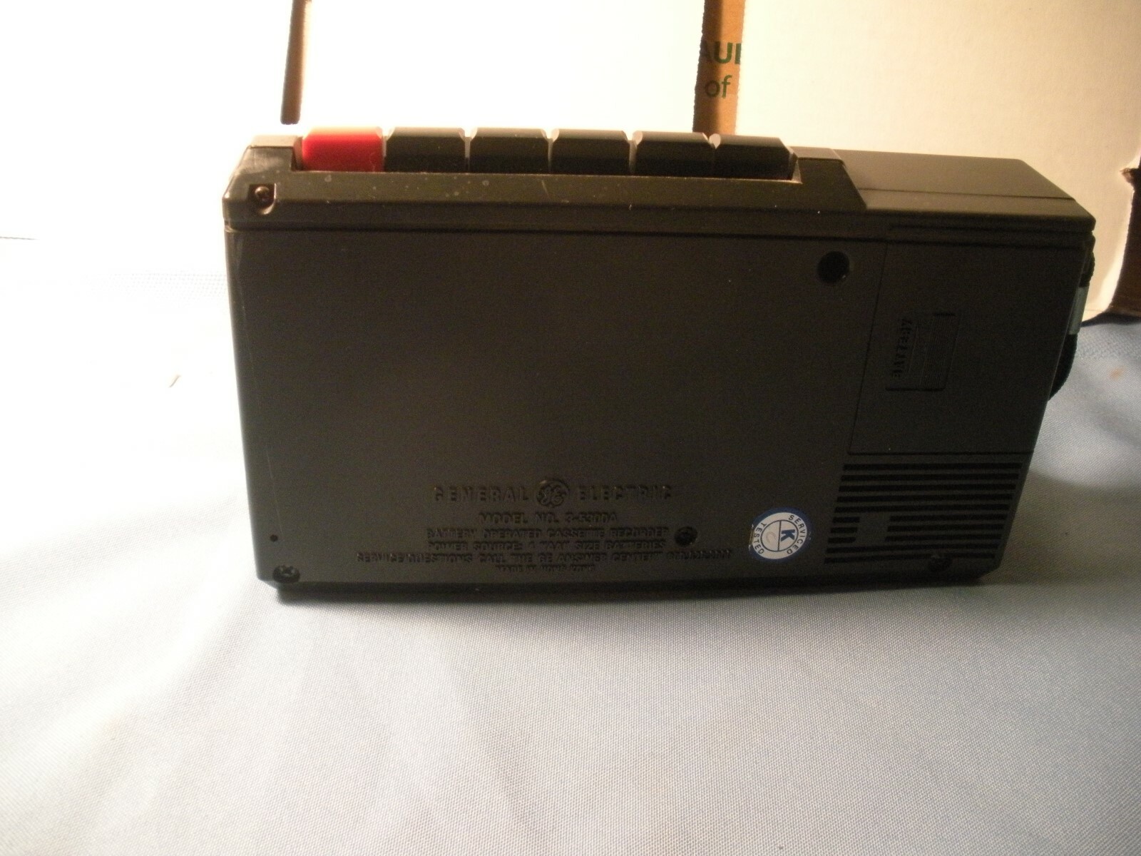 Vintage General Electric GE Compact Cassette Player Runs On 4AA Batts ...