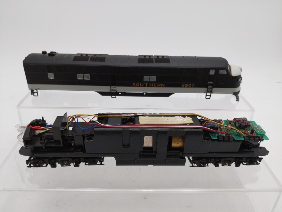 Proto 2000 23074 HO Scale Southern EMD E7 A-Unit Diesel Locomotive #2907 | eBay