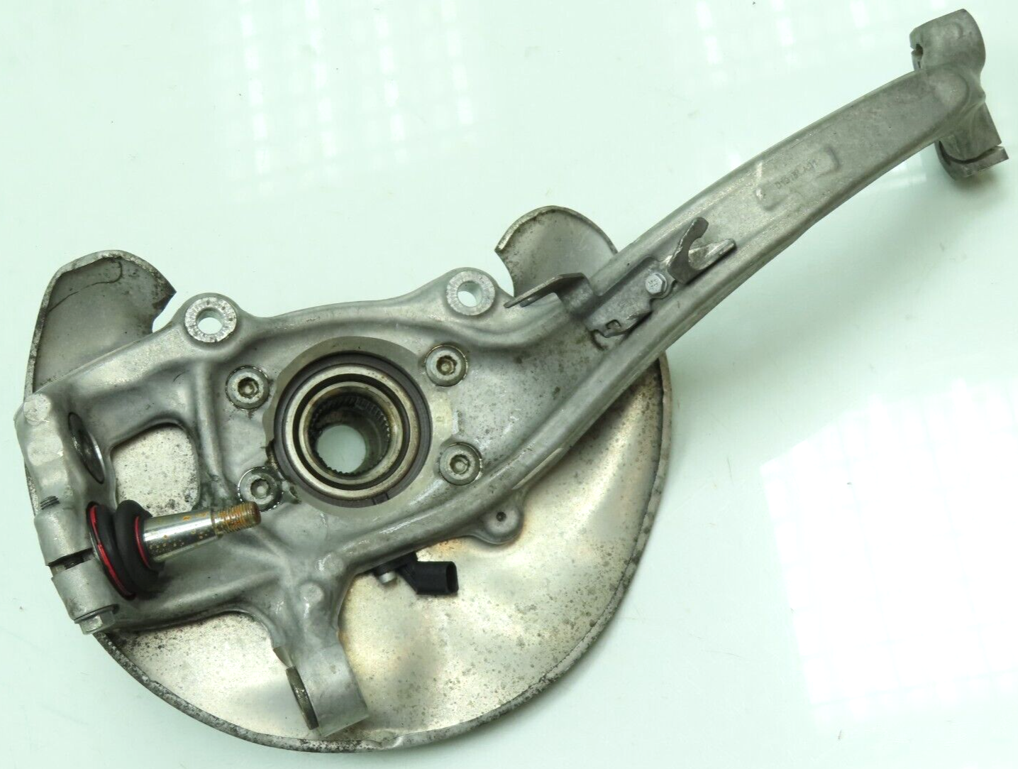 AUDI A4 8K B8 / 2,0TDI / ACHSSCHENKEL / RADNABE vorne links ...