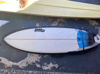 DHD Black Diamond Performance Surfboard, FCS fins, Creatures board case ...