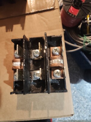 Fuse Blocks & Holders - Pull Out Fuse Block
