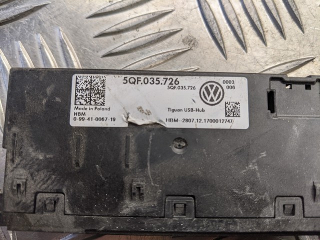 VW Tiguan II Ad1 USB Hub 5QF035726 online kaufen | eBay